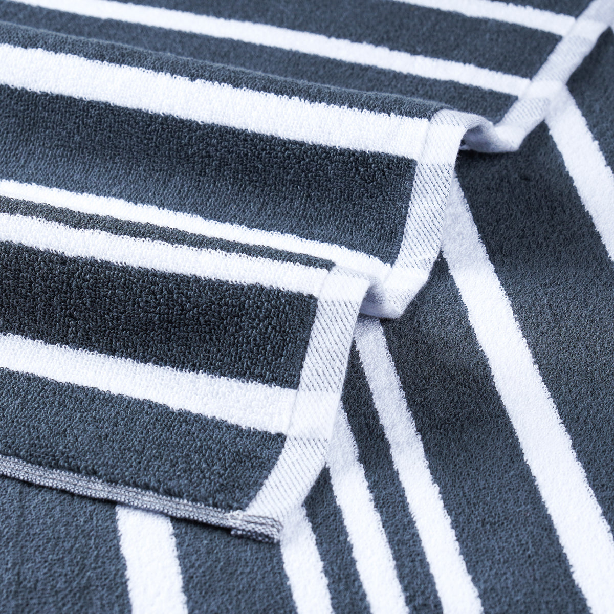 Amalfi Beach Towel (Anthracite) – Trends Alley